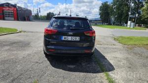 Black Kia Ceed 2014 in Riga, with an engine capacity of 1.60 L and mileage of 239 thousand km for 4000 €, photo 4 on AUTOMOTO.COM.LV