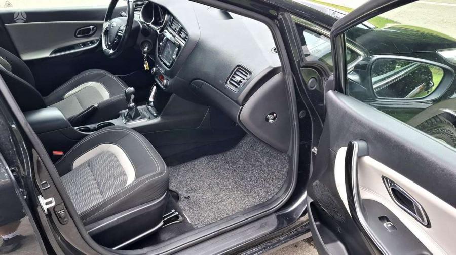 Melns Kia Ceed 2016 Tauragė, ar dzinēja tilpumu 1.58 L un nobraukumu 254 tūkst. km par 4300 €, foto 16 vietnē AUTOMOTO.COM.LV