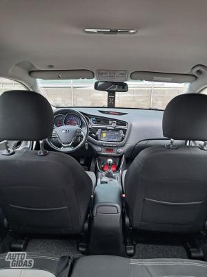 Black Kia Ceed 2016 in Kaunas, with an engine capacity of 1.60 L and mileage of 291 thousand km for 5500 €, photo 13 on AUTOMOTO.COM.LV