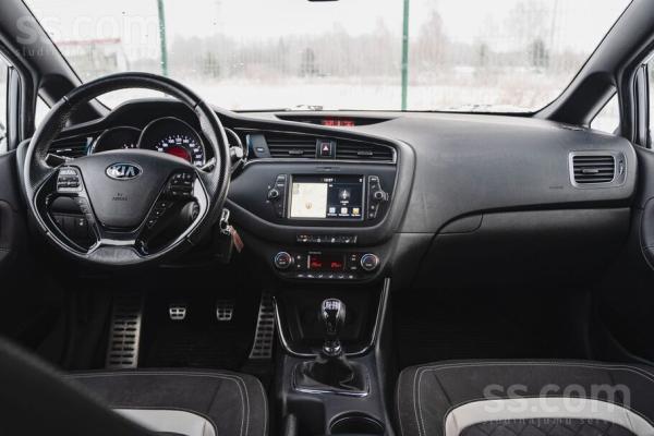 Melns Kia Ceed 2017 Rīga, ar dzinēja tilpumu 1.60 L un nobraukumu 178 tūkst. km par 7890 €, foto 10 vietnē AUTOMOTO.COM.LV