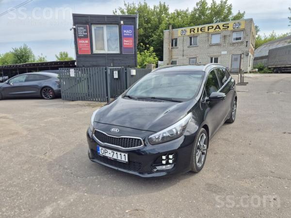 Black Kia Ceed 2017 in Riga, with an engine capacity of 1.60 L and mileage of 209 thousand km for 6390 €, photo 1 on AUTOMOTO.COM.LV