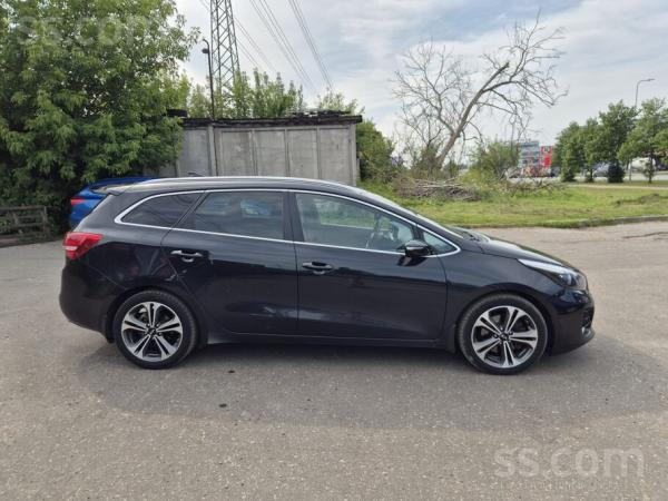 Black Kia Ceed 2017 in Riga, with an engine capacity of 1.60 L and mileage of 209 thousand km for 6390 €, photo 5 on AUTOMOTO.COM.LV