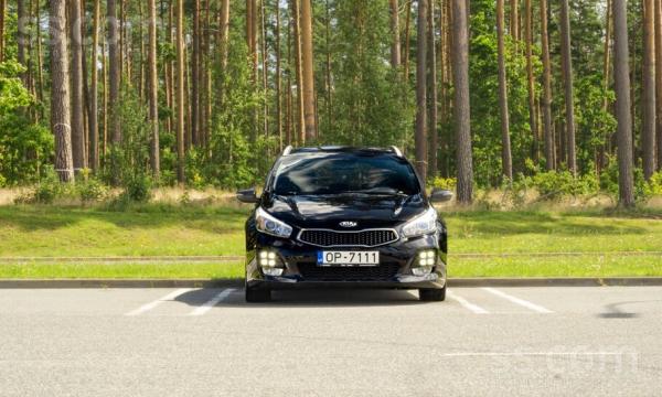 Black Kia Ceed 2017 in Riga, with an engine capacity of 1.60 L and mileage of 209 thousand km for 6390 €, photo 3 on AUTOMOTO.COM.LV