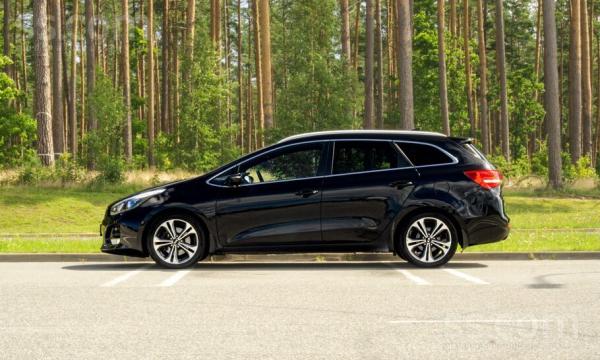 Black Kia Ceed 2017 in Riga, with an engine capacity of 1.60 L and mileage of 209 thousand km for 6390 €, photo 5 on AUTOMOTO.COM.LV