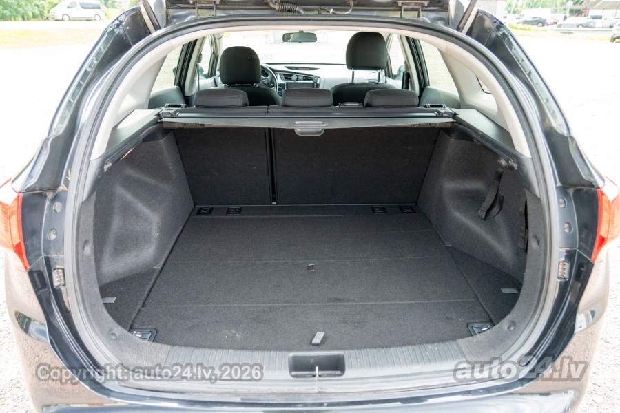 Melns Kia Ceed 2017 Tallina, ar dzinēja tilpumu 1.40 L un nobraukumu 136 tūkst. km par 9400 €, foto 14 vietnē AUTOMOTO.COM.LV