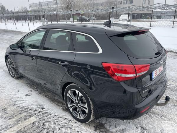 Black Kia Ceed 2018 in Kaunas, with an engine capacity of 1.00 L and mileage of 227 thousand km for 6850 €, photo 4 on AUTOMOTO.COM.LV