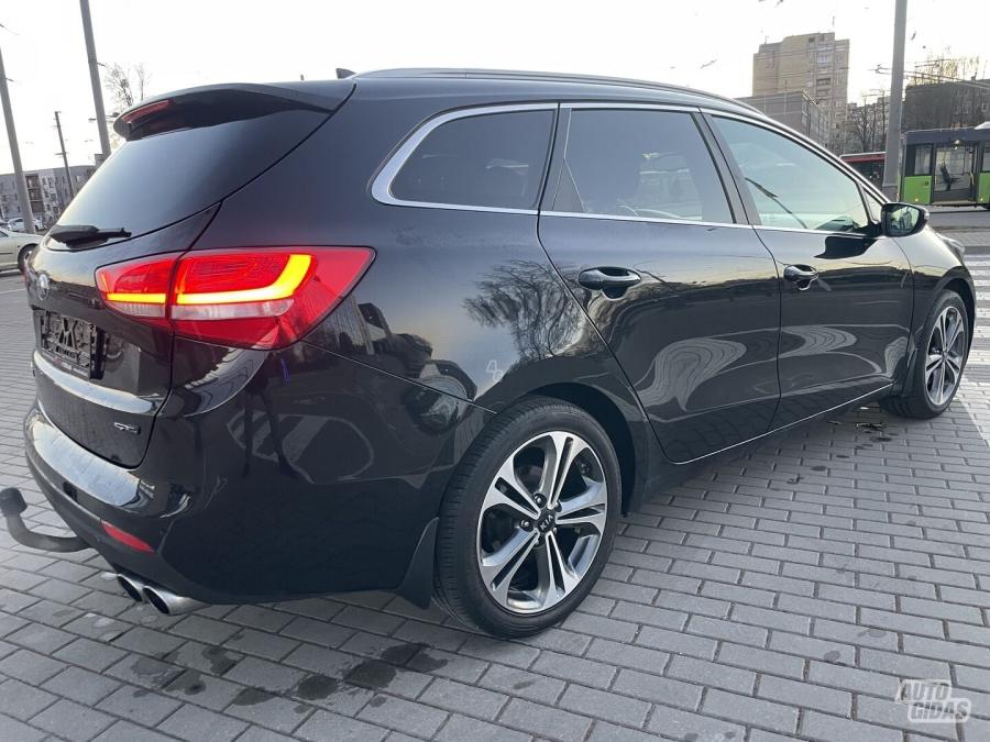 Black Kia Ceed 2018 in Kaunas, with an engine capacity of 1.00 L and mileage of 223 thousand km for 6400 €, photo 5 on AUTOMOTO.COM.LV
