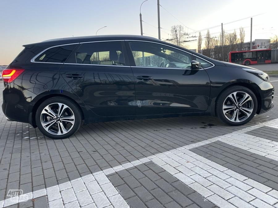 Black Kia Ceed 2018 in Kaunas, with an engine capacity of 1.00 L and mileage of 223 thousand km for 6400 €, photo 16 on AUTOMOTO.COM.LV