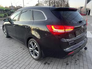 Black Kia Ceed 2018 in Kaunas, with an engine capacity of 1.00 L and mileage of 223 thousand km for 6400 €, photo 18 on AUTOMOTO.COM.LV