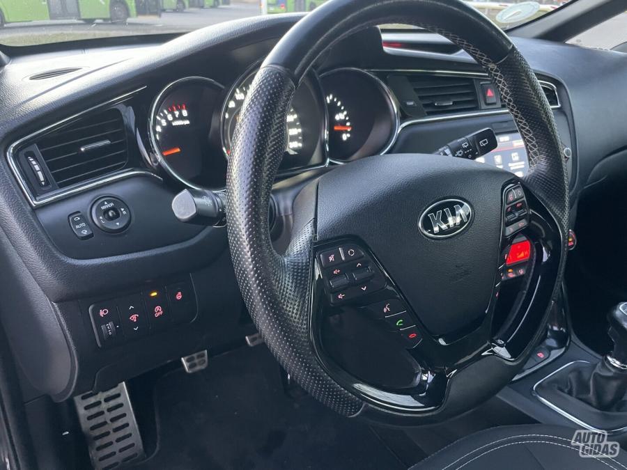 Black Kia Ceed 2018 in Kaunas, with an engine capacity of 1.00 L and mileage of 223 thousand km for 6400 €, photo 23 on AUTOMOTO.COM.LV