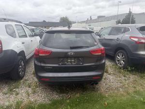Black Kia Ceed 2018 in Panevezys, with an engine capacity of 1.60 L and mileage of 277 thousand km for 3750 €, photo 5 on AUTOMOTO.COM.LV