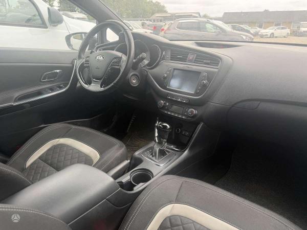Black Kia Ceed 2018 in Panevezys, with an engine capacity of 1.60 L and mileage of 277 thousand km for 3750 €, photo 6 on AUTOMOTO.COM.LV