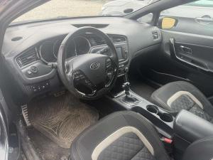 Black Kia Ceed 2018 in Panevezys, with an engine capacity of 1.60 L and mileage of 277 thousand km for 3750 €, photo 8 on AUTOMOTO.COM.LV