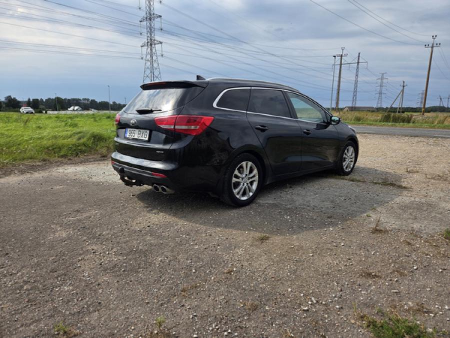 Melns Kia Ceed 2018 Saku, ar dzinēja tilpumu 1.60 L un nobraukumu 214 tūkst. km par 9500 €, foto 7 vietnē AUTOMOTO.COM.LV