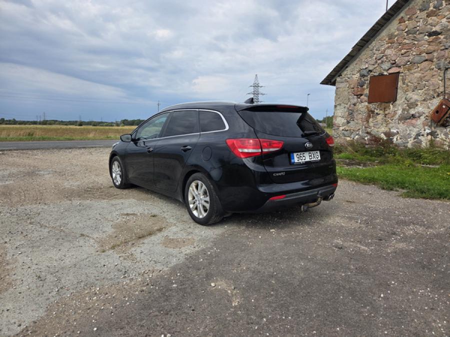 Melns Kia Ceed 2018 Saku, ar dzinēja tilpumu 1.60 L un nobraukumu 214 tūkst. km par 9500 €, foto 8 vietnē AUTOMOTO.COM.LV