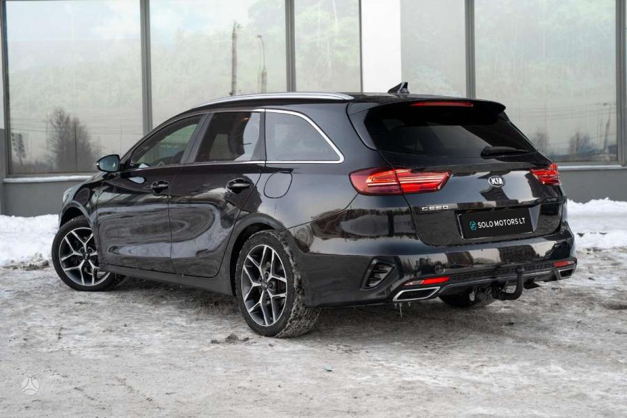 Black Kia Ceed 2019 in Vilnius, with an engine capacity of 1.60 L and mileage of 107 thousand km for 11950 €, photo 3 on AUTOMOTO.COM.LV