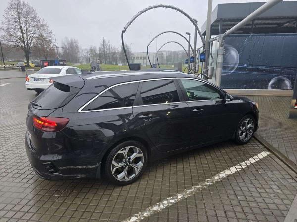 Black Kia Ceed 2019 in Vilnius, with an engine capacity of 1.35 L and mileage of 152 thousand km for 14100 €, photo 4 on AUTOMOTO.COM.LV