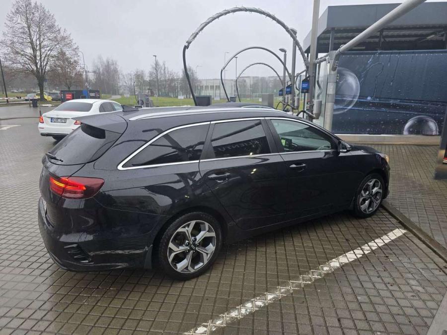 Black Kia Ceed 2019 in Vilnius, with an engine capacity of 1.35 L and mileage of 152 thousand km for 14100 €, photo 4 on AUTOMOTO.COM.LV