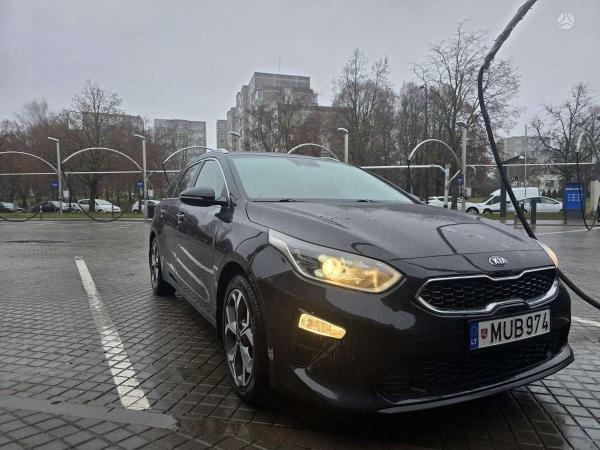Black Kia Ceed 2019 in Vilnius, with an engine capacity of 1.35 L and mileage of 152 thousand km for 14100 €, photo 5 on AUTOMOTO.COM.LV