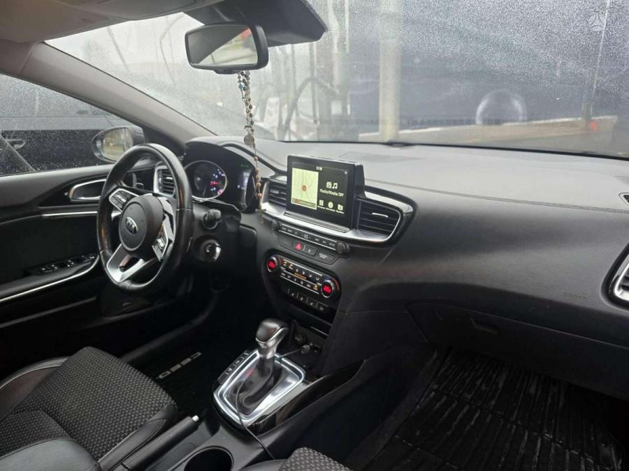 Black Kia Ceed 2019 in Vilnius, with an engine capacity of 1.35 L and mileage of 152 thousand km for 14100 €, photo 9 on AUTOMOTO.COM.LV