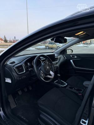 Melns Kia Ceed 2019 Kauņa, ar dzinēja tilpumu 1.00 L un nobraukumu 118 tūkst. km par 8800 €, foto 15 vietnē AUTOMOTO.COM.LV