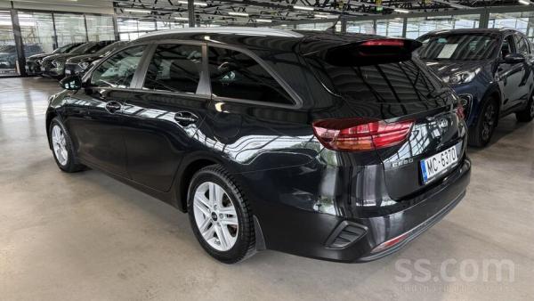 Black Kia Ceed 2019 in Riga, with an engine capacity of 1.40 L and mileage of 113 thousand km for 8900 €, photo 3 on AUTOMOTO.COM.LV