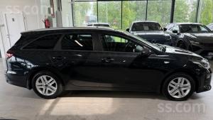 Black Kia Ceed 2019 in Riga, with an engine capacity of 1.40 L and mileage of 113 thousand km for 8900 €, photo 6 on AUTOMOTO.COM.LV