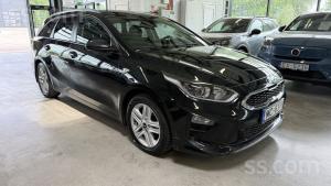 Black Kia Ceed 2019 in Riga, with an engine capacity of 1.40 L and mileage of 113 thousand km for 8900 €, photo 7 on AUTOMOTO.COM.LV