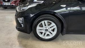 Black Kia Ceed 2019 in Riga, with an engine capacity of 1.40 L and mileage of 113 thousand km for 8900 €, photo 8 on AUTOMOTO.COM.LV