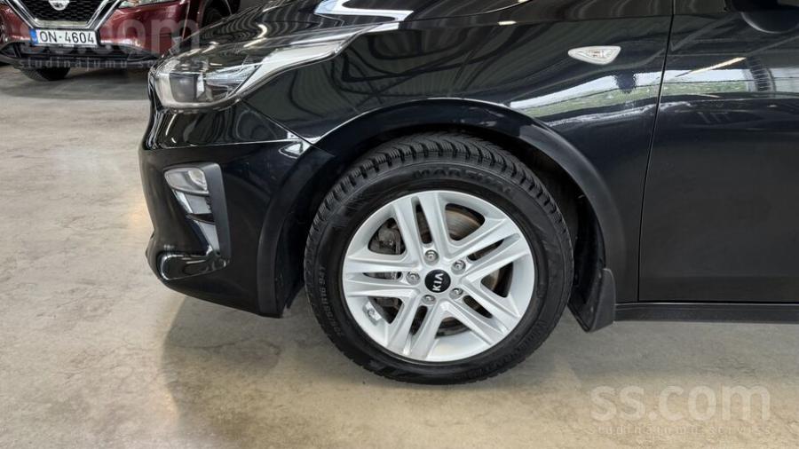Black Kia Ceed 2019 in Riga, with an engine capacity of 1.40 L and mileage of 113 thousand km for 8900 €, photo 8 on AUTOMOTO.COM.LV