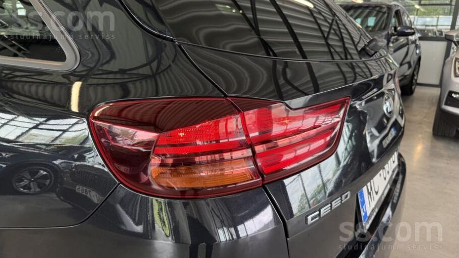 Black Kia Ceed 2019 in Riga, with an engine capacity of 1.40 L and mileage of 113 thousand km for 8900 €, photo 10 on AUTOMOTO.COM.LV