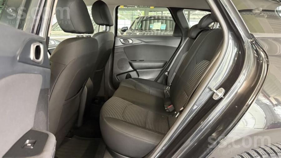 Black Kia Ceed 2019 in Riga, with an engine capacity of 1.40 L and mileage of 113 thousand km for 8900 €, photo 13 on AUTOMOTO.COM.LV