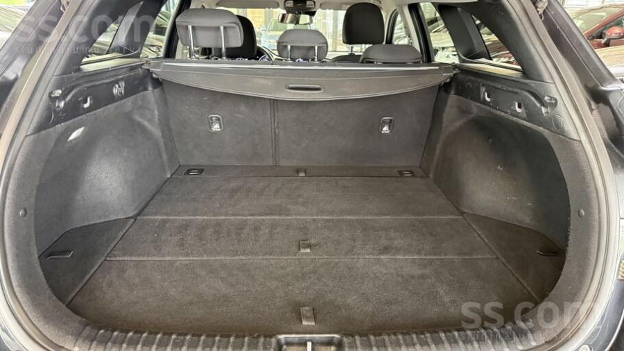 Black Kia Ceed 2019 in Riga, with an engine capacity of 1.40 L and mileage of 113 thousand km for 8900 €, photo 14 on AUTOMOTO.COM.LV