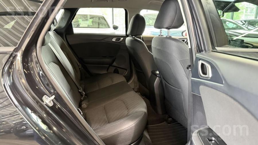 Black Kia Ceed 2019 in Riga, with an engine capacity of 1.40 L and mileage of 113 thousand km for 8900 €, photo 15 on AUTOMOTO.COM.LV