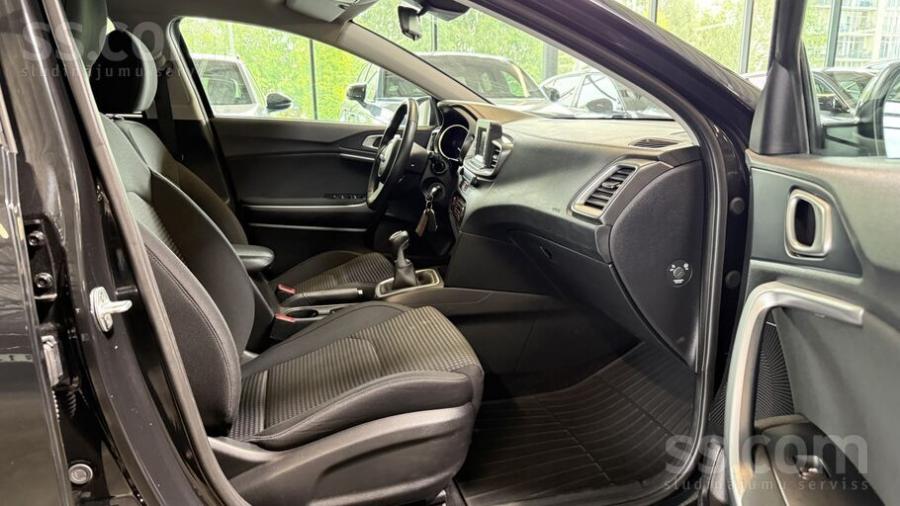 Black Kia Ceed 2019 in Riga, with an engine capacity of 1.40 L and mileage of 113 thousand km for 8900 €, photo 16 on AUTOMOTO.COM.LV