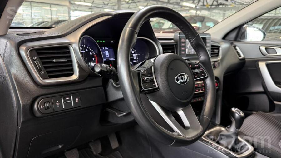 Black Kia Ceed 2019 in Riga, with an engine capacity of 1.40 L and mileage of 113 thousand km for 8900 €, photo 18 on AUTOMOTO.COM.LV