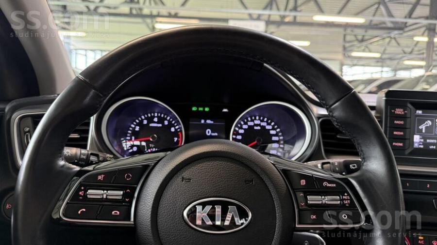 Black Kia Ceed 2019 in Riga, with an engine capacity of 1.40 L and mileage of 113 thousand km for 8900 €, photo 19 on AUTOMOTO.COM.LV