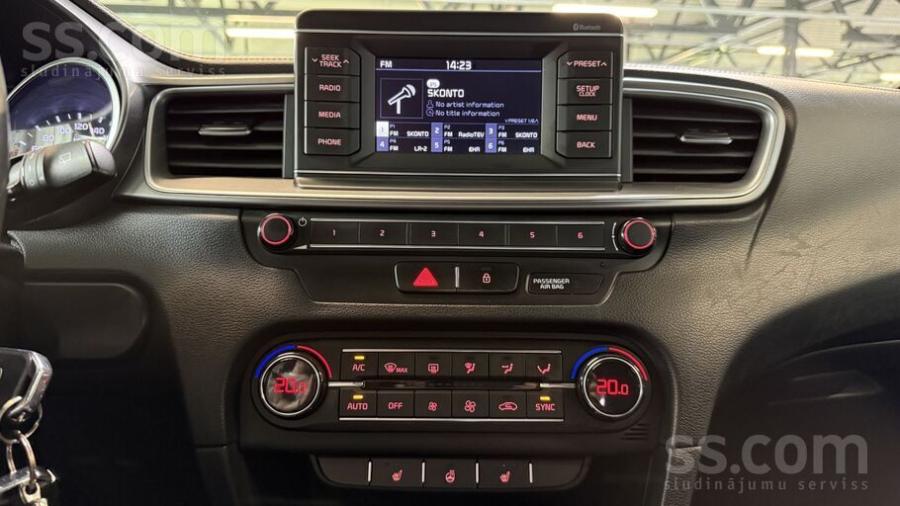 Black Kia Ceed 2019 in Riga, with an engine capacity of 1.40 L and mileage of 113 thousand km for 8900 €, photo 21 on AUTOMOTO.COM.LV