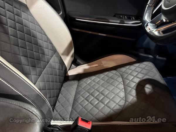 Black Kia Ceed 2020 in Tallinn, with an engine capacity of 1.40 L and mileage of 125 thousand km for 15650 €, photo 11 on AUTOMOTO.COM.LV