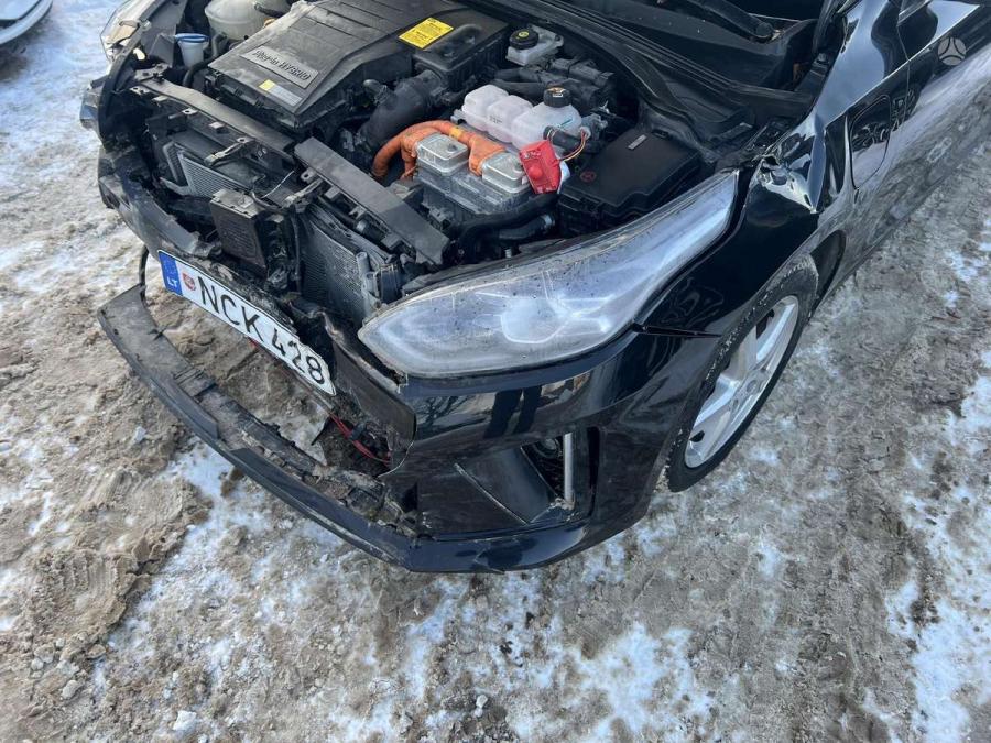 Black Kia Ceed 2020 in Kaunas, with an engine capacity of 1.58 L and mileage of 194 thousand km for 4900 €, photo 8 on AUTOMOTO.COM.LV