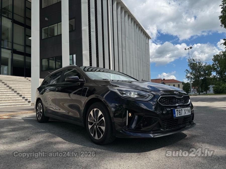 Black Kia Ceed 2020 in Narva, with an engine capacity of 1.60 L and mileage of 188 thousand km for 13555 €, photo 1 on AUTOMOTO.COM.LV