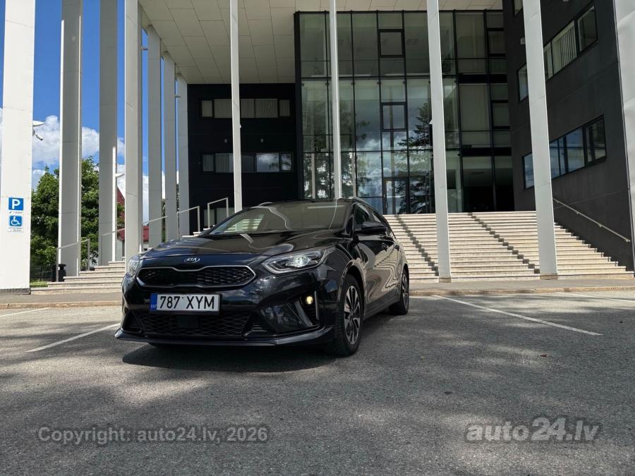 Black Kia Ceed 2020 in Narva, with an engine capacity of 1.60 L and mileage of 188 thousand km for 13555 €, photo 3 on AUTOMOTO.COM.LV