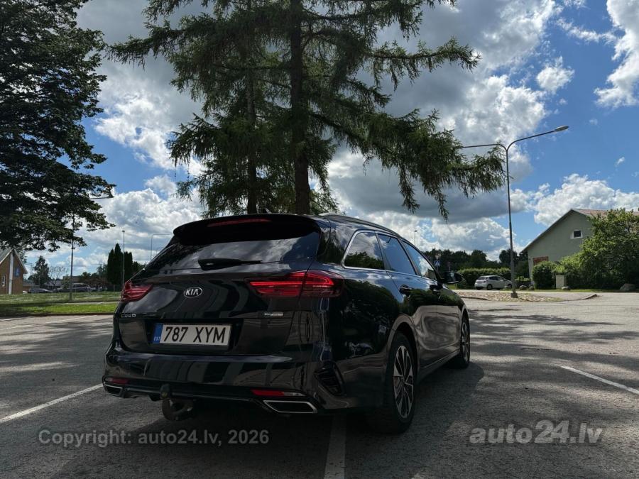 Black Kia Ceed 2020 in Narva, with an engine capacity of 1.60 L and mileage of 188 thousand km for 13555 €, photo 5 on AUTOMOTO.COM.LV