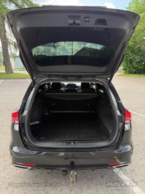 Black Kia Ceed 2020 in Narva, with an engine capacity of 1.60 L and mileage of 188 thousand km for 13555 €, photo 7 on AUTOMOTO.COM.LV