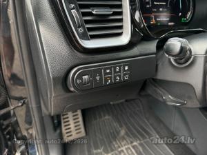 Black Kia Ceed 2020 in Narva, with an engine capacity of 1.60 L and mileage of 188 thousand km for 13555 €, photo 13 on AUTOMOTO.COM.LV
