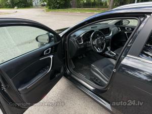 Black Kia Ceed 2020 in Narva, with an engine capacity of 1.60 L and mileage of 188 thousand km for 13555 €, photo 16 on AUTOMOTO.COM.LV