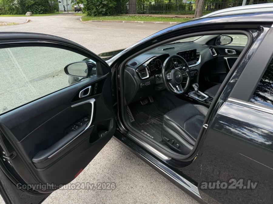 Black Kia Ceed 2020 in Narva, with an engine capacity of 1.60 L and mileage of 188 thousand km for 13555 €, photo 16 on AUTOMOTO.COM.LV