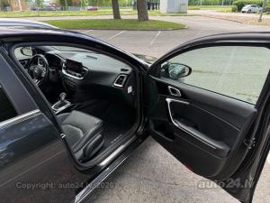 Black Kia Ceed 2020 in Narva, with an engine capacity of 1.60 L and mileage of 188 thousand km for 13555 €, photo 17 on AUTOMOTO.COM.LV