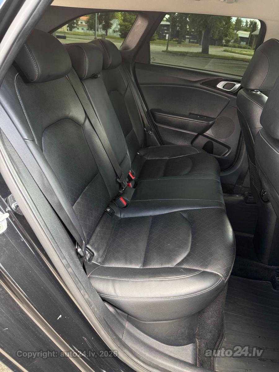 Black Kia Ceed 2020 in Narva, with an engine capacity of 1.60 L and mileage of 188 thousand km for 13555 €, photo 21 on AUTOMOTO.COM.LV
