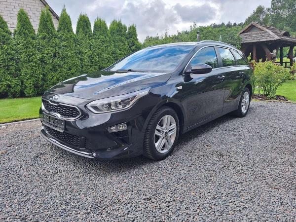 Black Kia Ceed 2021 in Kaunas, with an engine capacity of 1.60 L and mileage of 150 thousand km for 11800 €, photo 2 on AUTOMOTO.COM.LV
